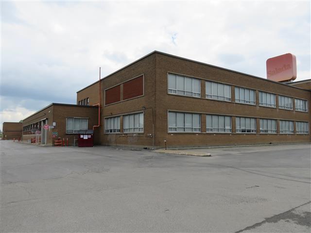 Does anyone know what's up with the old Lipton Salada building? : montreal